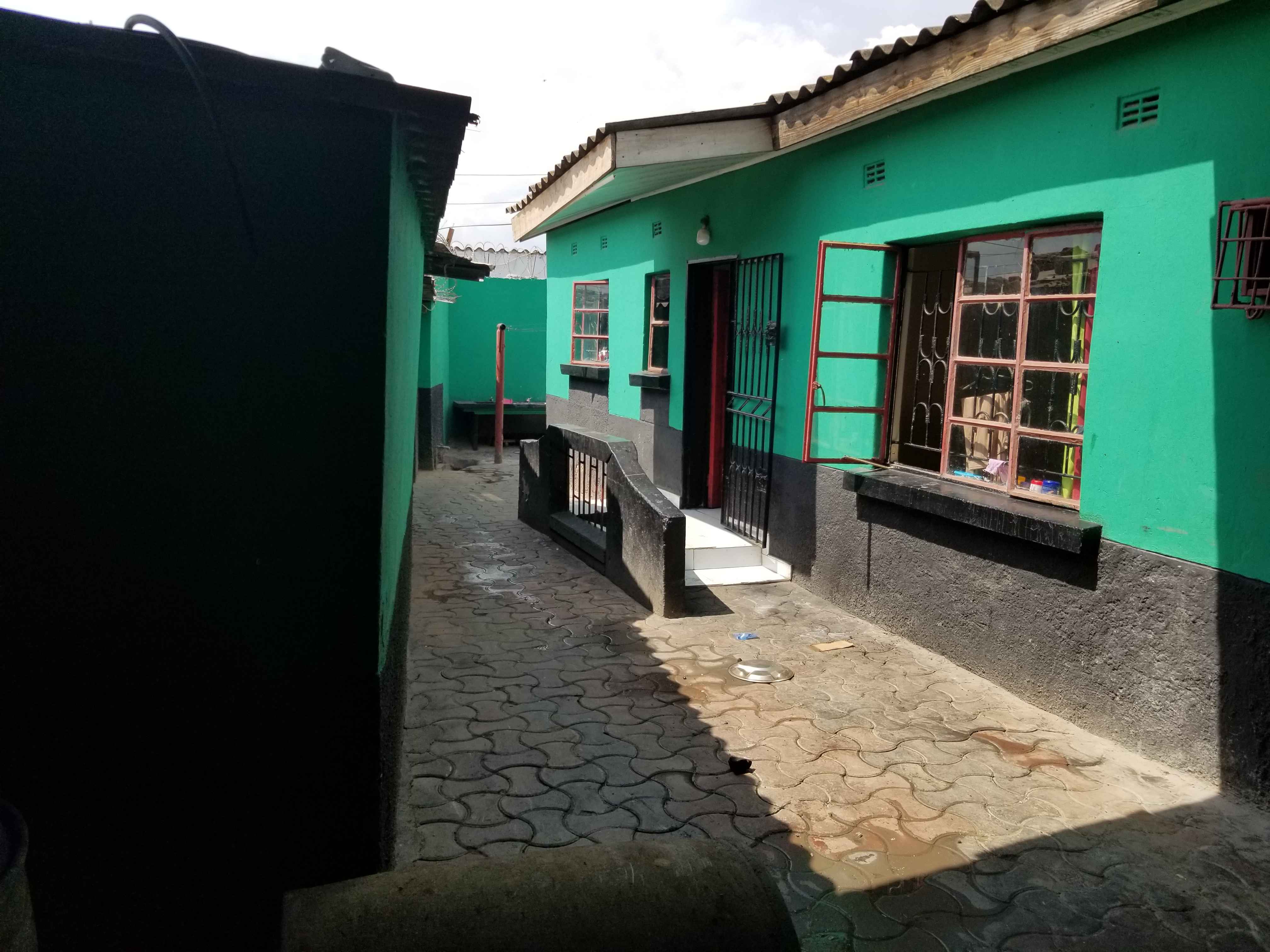 Boarding Houses In - Lusaka, Leopards hill - Shy light Boarding House